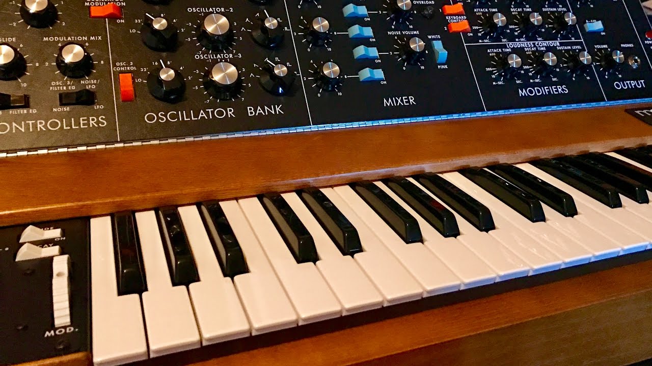 Moog MiniMoog Model D Bass Pack Ableton Instruments, Monosynth - YouTube