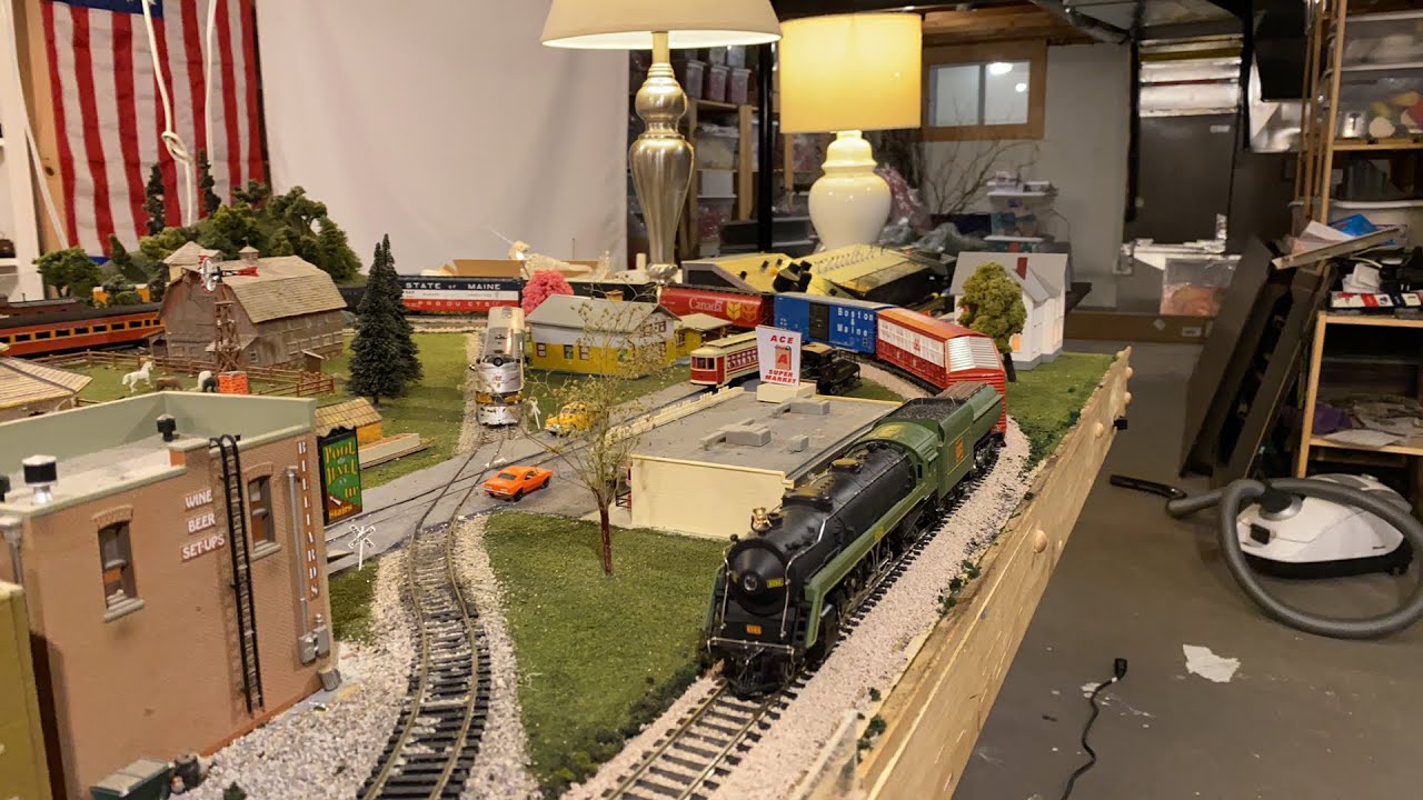Running Ho Trains & Locomotives live - YouTube