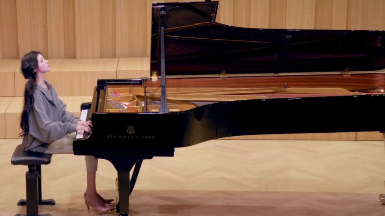 Schumann Papillons, op.2 - Sammi Chen - YouTube