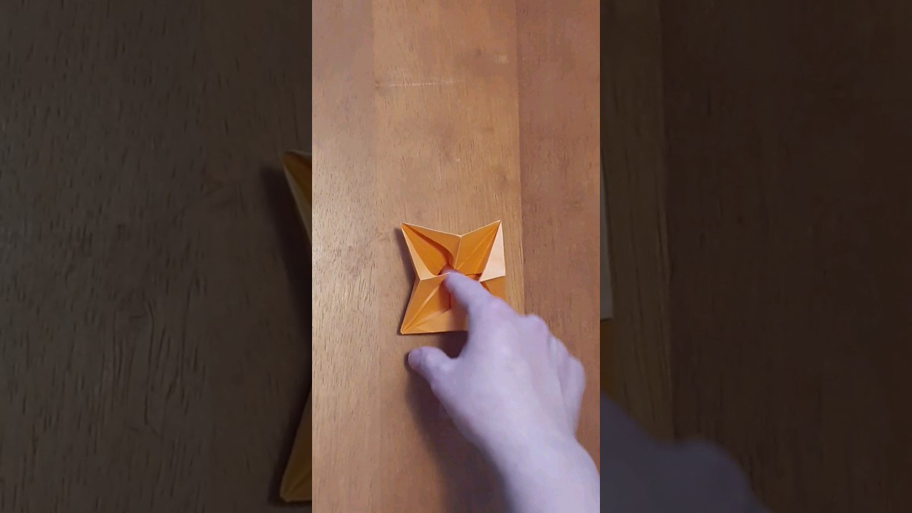 Origami bear trap demo designed by Jeremy Shafer - YouTube