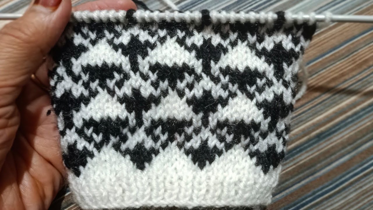 Knitting Graph Pattern #247 | Easy Two Colour Pattern - YouTube