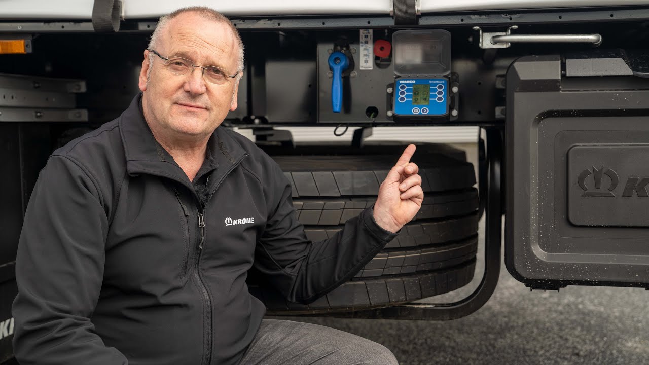 This is how I use the new SmartBoard from WABCO. | KRONE TV - YouTube