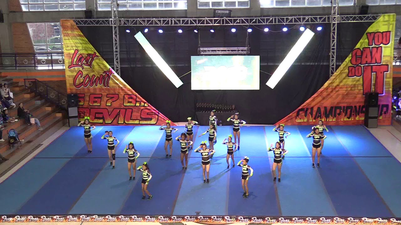 88 Cheer Planet Infinity senior mx 2 - DEVILS 2019 - YouTube