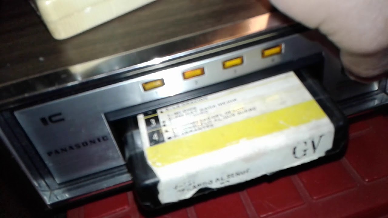 ¿QUE ES UNA CINTA DE 8 TRACK? Y ¿COMO FUNCIONA? - YouTube