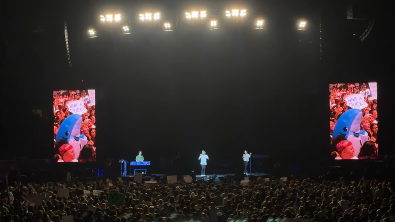 Jack plays Matchmaker with Sharks - MSG N2 - TMM Tour 7/27/24 - YouTube