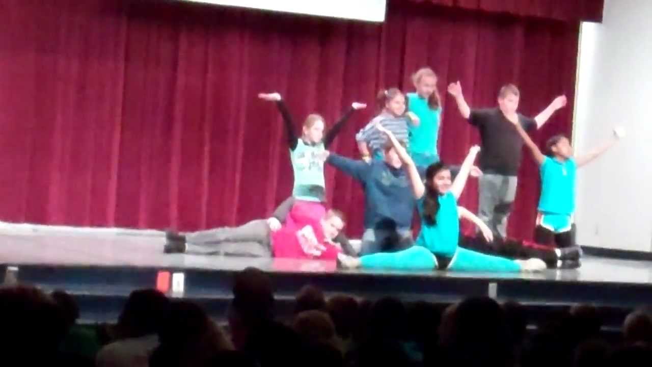 Ryan's elementary school performance. - YouTube