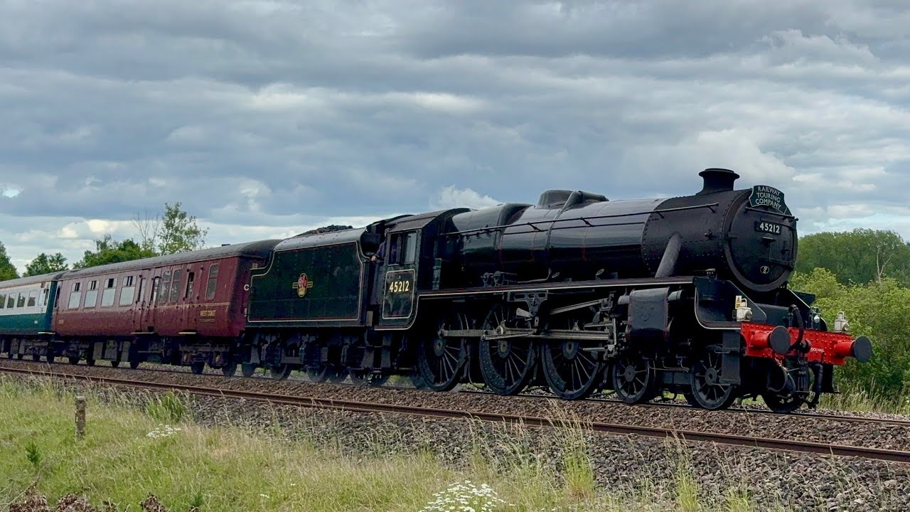 LMS Black 5 45212 Pulls ‘The Easterling’ Through Thetford Forest - 01 ...