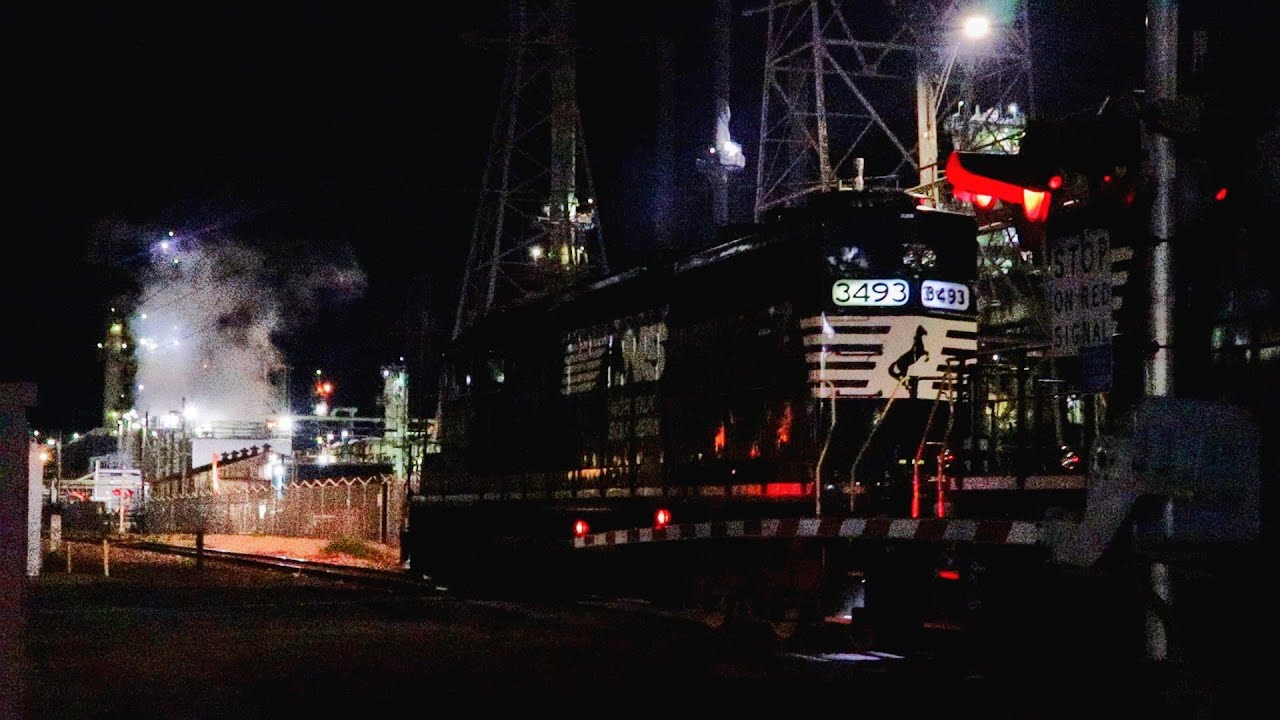 NS B19 enters Marathon Plant Detroit MI 10/24/22 - YouTube