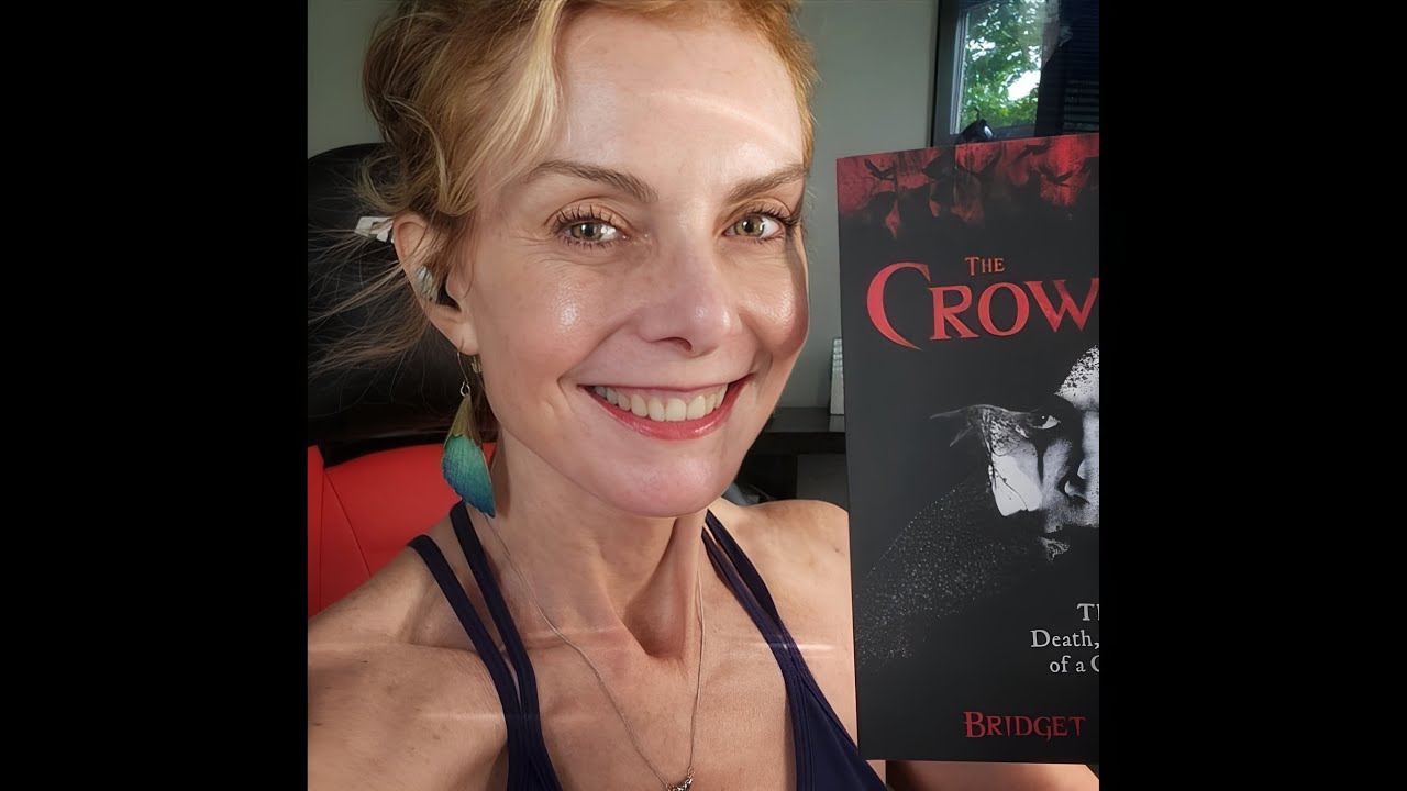 The Crow: Bridget Baiss Book Editions - YouTube