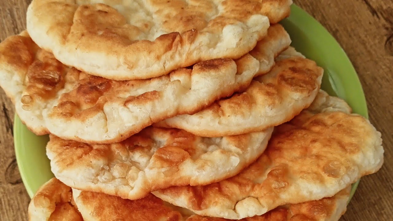 Pite te shpejta me kos.Receta e gjyshes per kulece ne tigan,pa maja ...