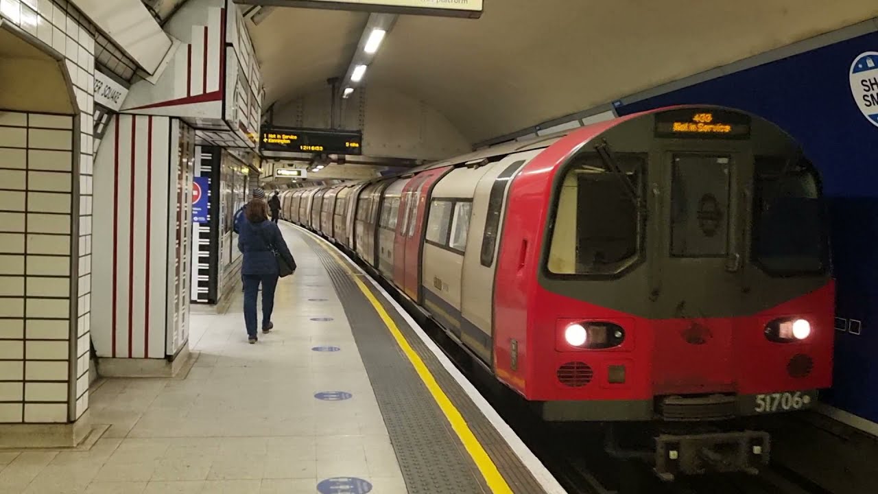 Northern line 1995TS 51706/51532 "Not in Service" at Leicester Square ...