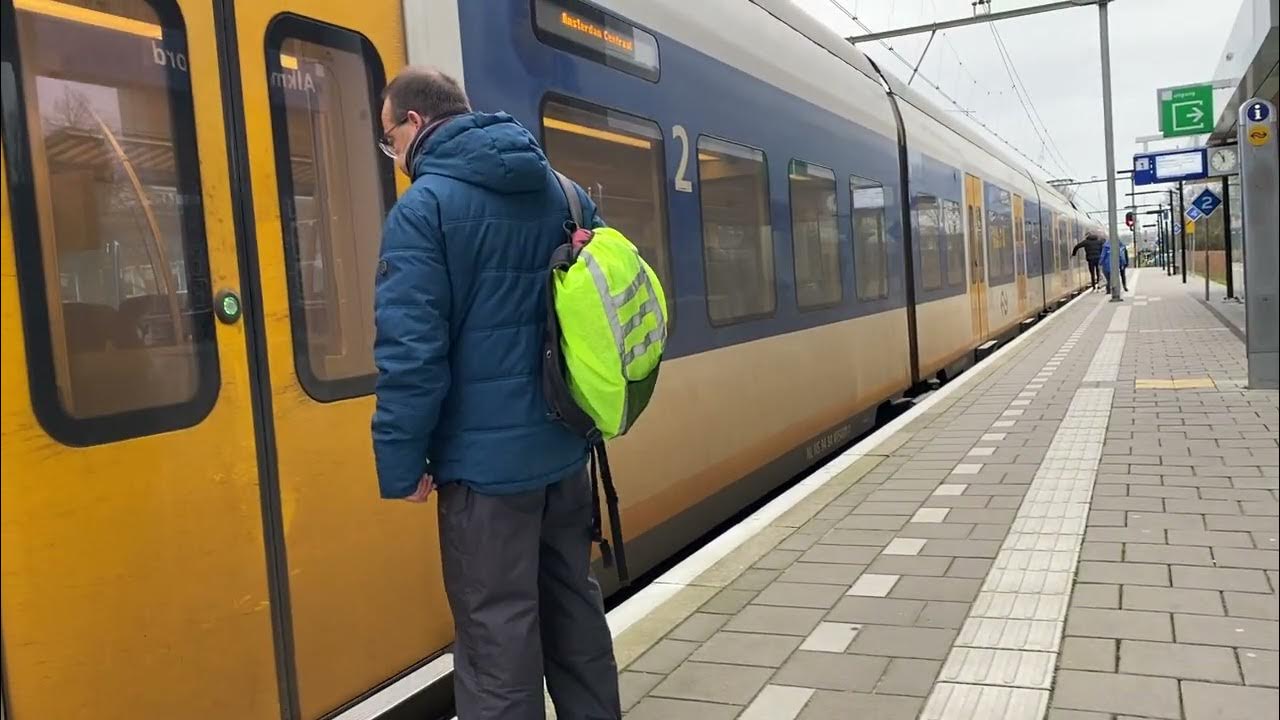 Slt komt aan en vertrekt van station Alkmaar noord #ns - YouTube
