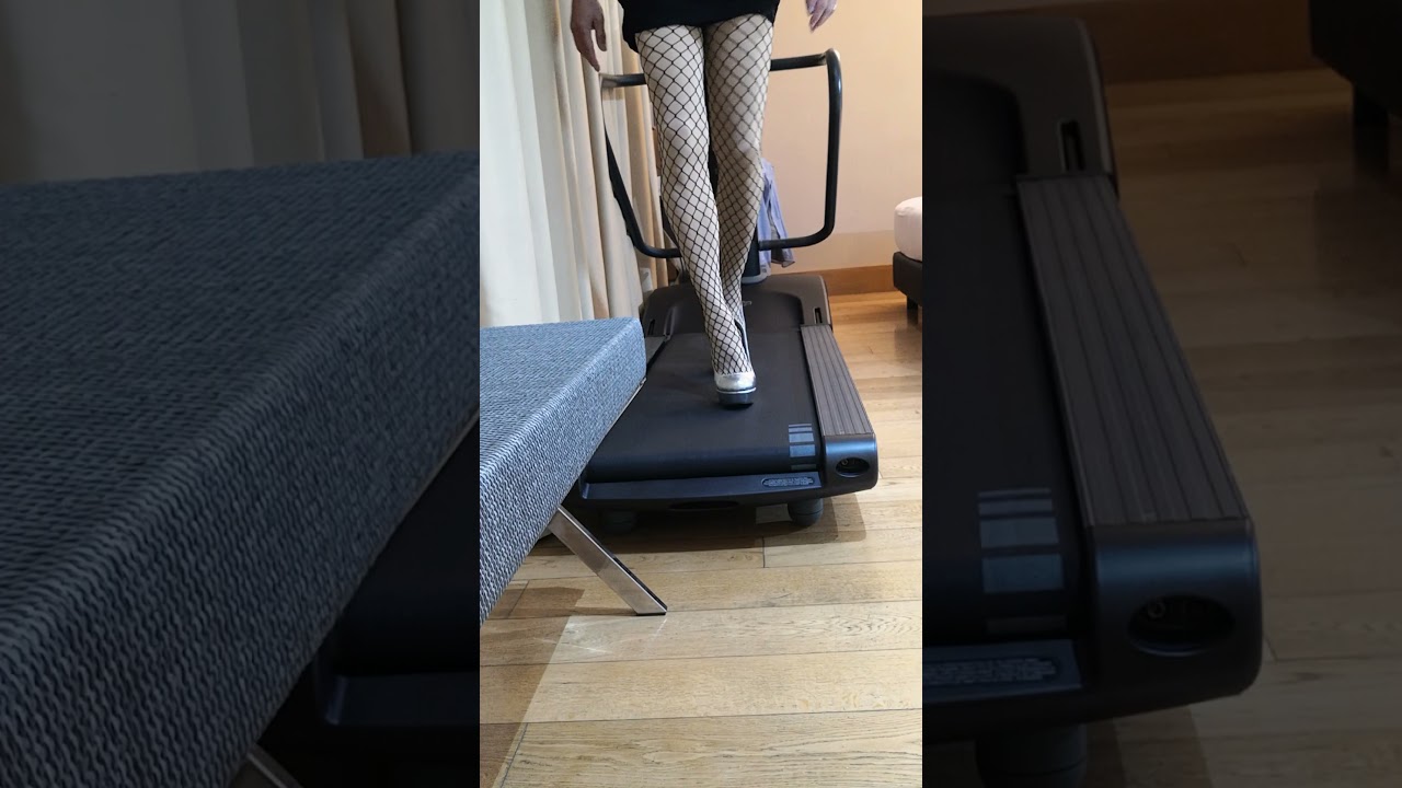 Treadmill in high silver heels - YouTube
