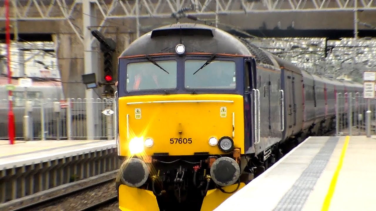 RARE - FGW 57605 passes through Platform 5 at Stafford Station working ...