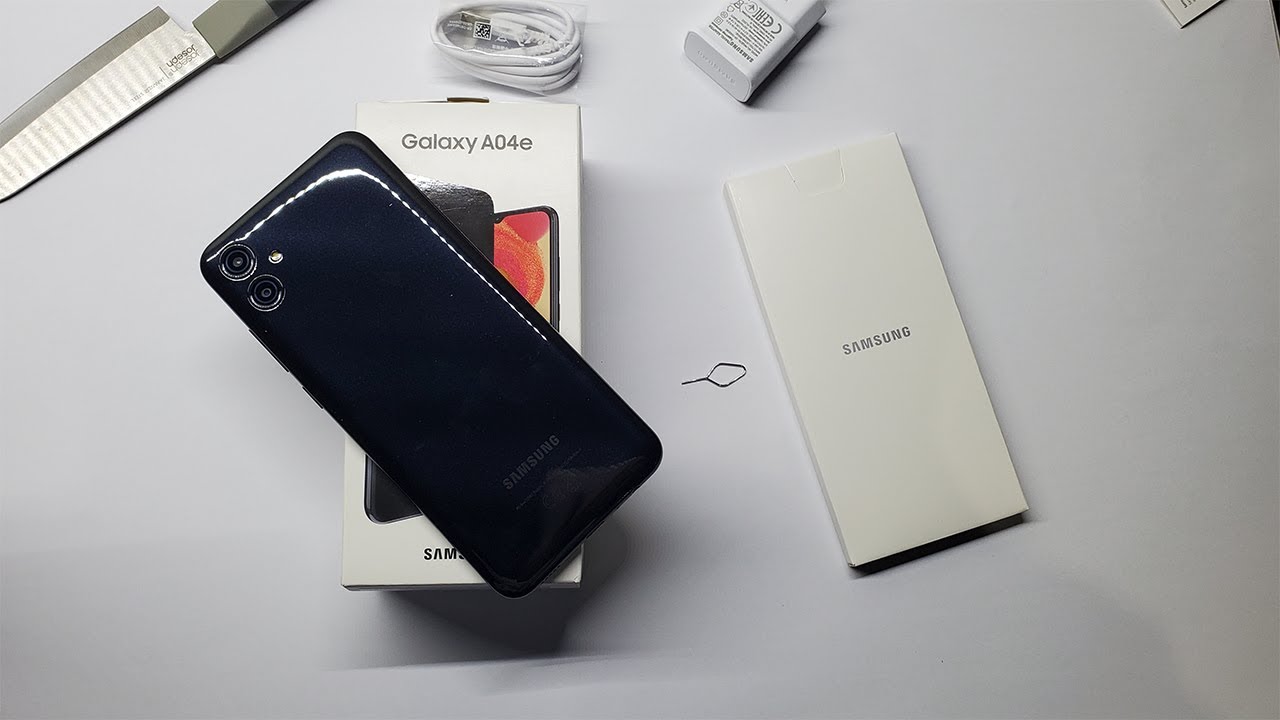 Samsung Galaxy A04e Quick UNBOXING! ENGLISH - YouTube