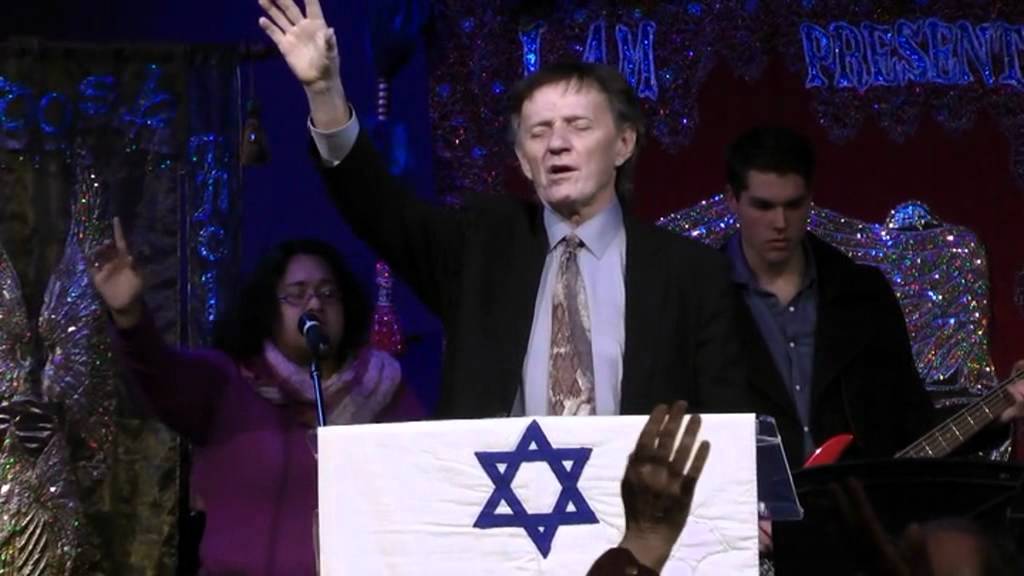 David and Karen Davis in Melbourne, Australia, August 21,2012 - YouTube