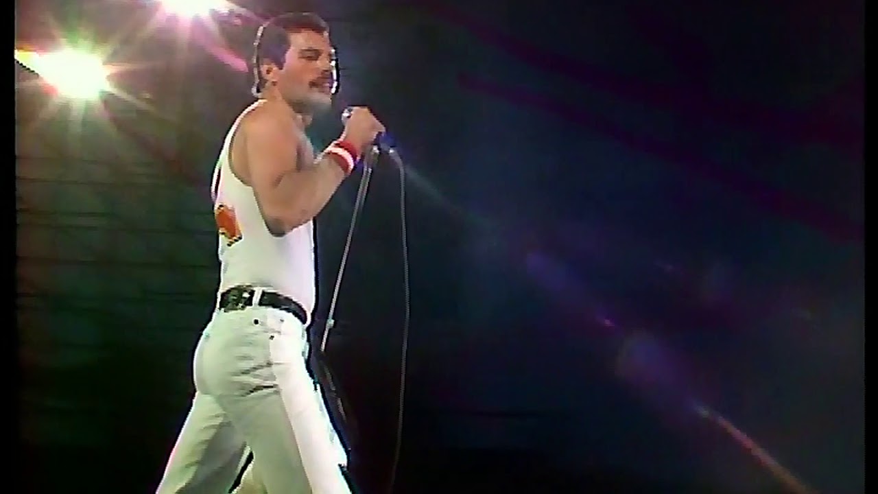 Queen on Fire Live at the Bowl 05 06 1982 - remastered - YouTube