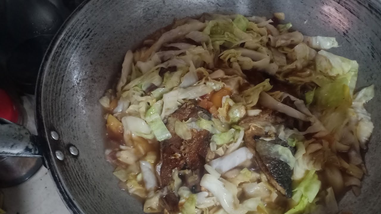ginisang cabbage with pritong isda #cabbage #fish #joydairytv - YouTube