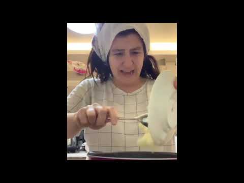 Küskün Karı Koca Sahurda | Yasemin Sakallıoğlu