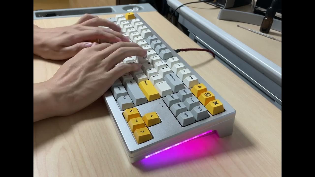 (윤활 의뢰)앱코 AR87 CNC 풀 알루미늄 실버 / 체리 적축 윤활 타건 - YouTube