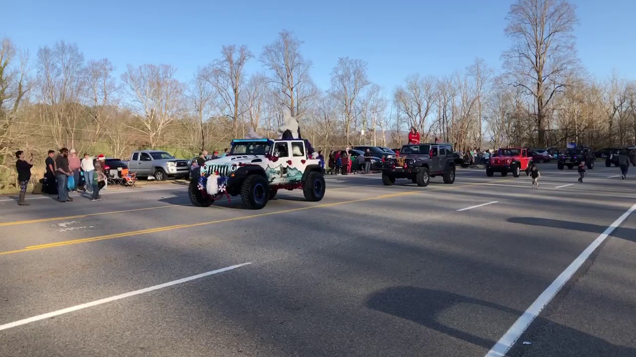 Townsend TN Christmas Parade 2018 Jeep Crew - YouTube