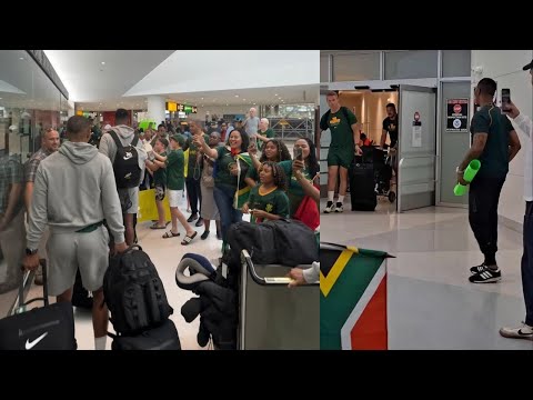 Springboks Get a Huge South African Welcome in USA After 2AM Arrival Vuvuzelas & All
