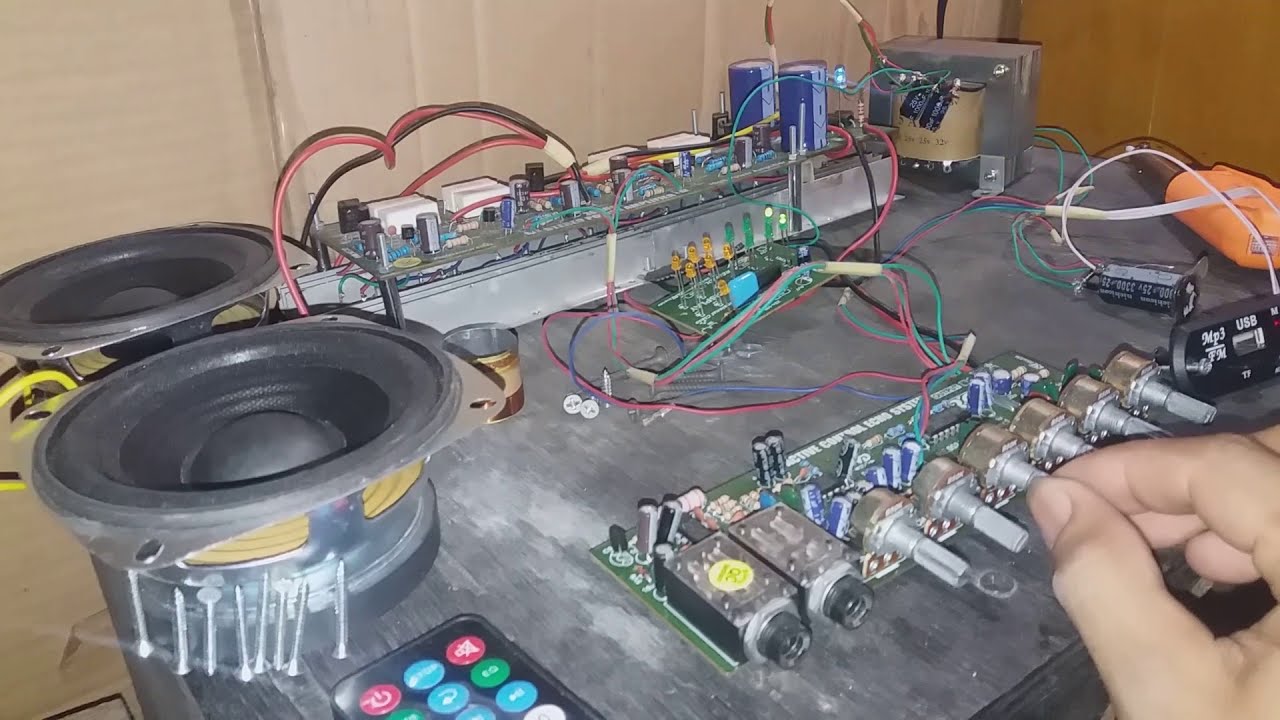 Test kit Power amplifier mini 300 watt stereo pakai spiker 4" ×2 - YouTube