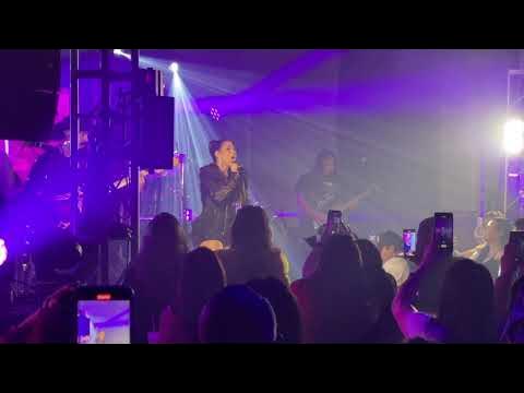 Jennifer Peña - Si Tu Te Vas (Casate Conmigo Tour in San Antonio) - YouTube