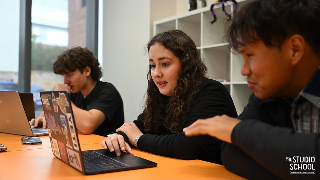 Layla Thrives: Operating her business and studying at The Studio School - YouTube