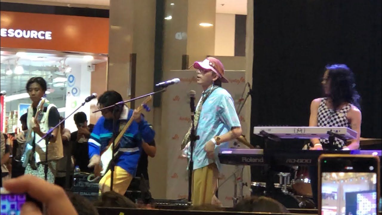 042323 @Dilaw - “Kaloy” | LIVE | @ilovemarketmarket - YouTube