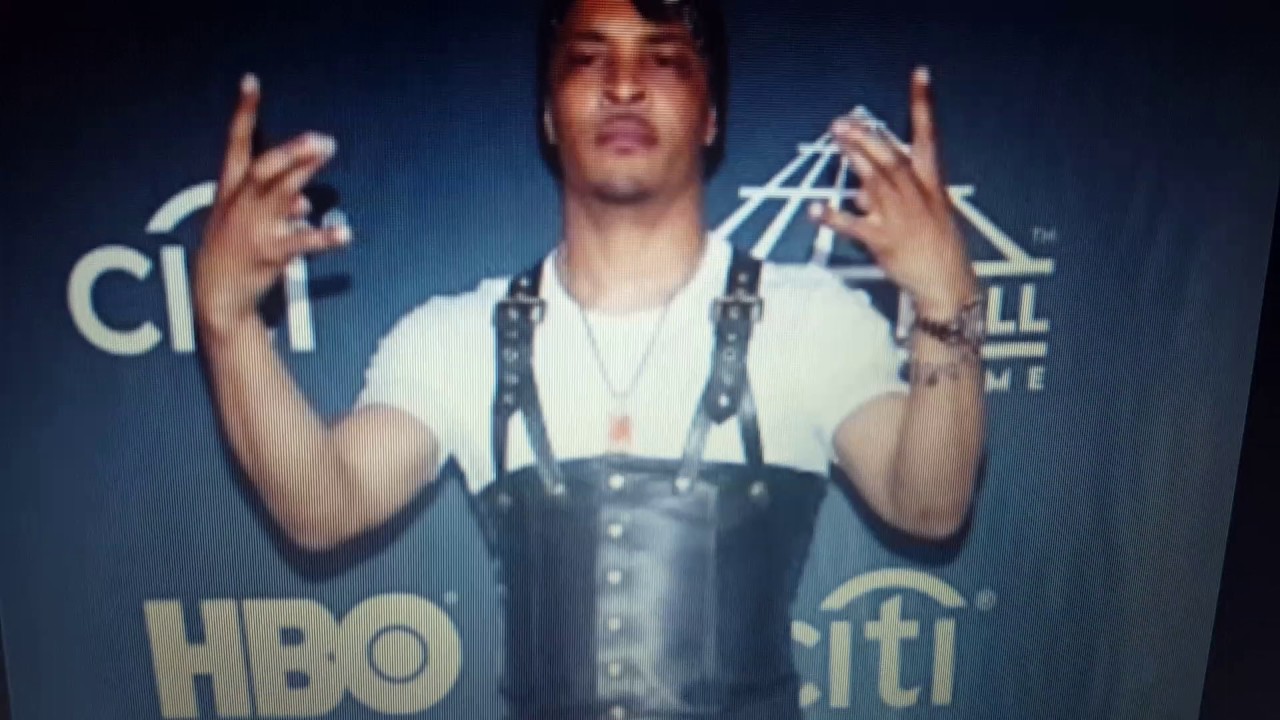 T.I. dress up like 2pac to honor him and the Internet goes crazy - YouTube
