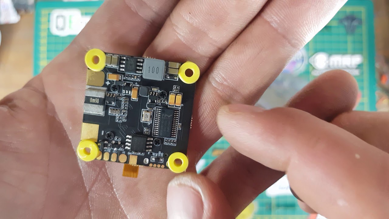 Betaflight f7 flight controller kicsomagolás [Hun] - YouTube