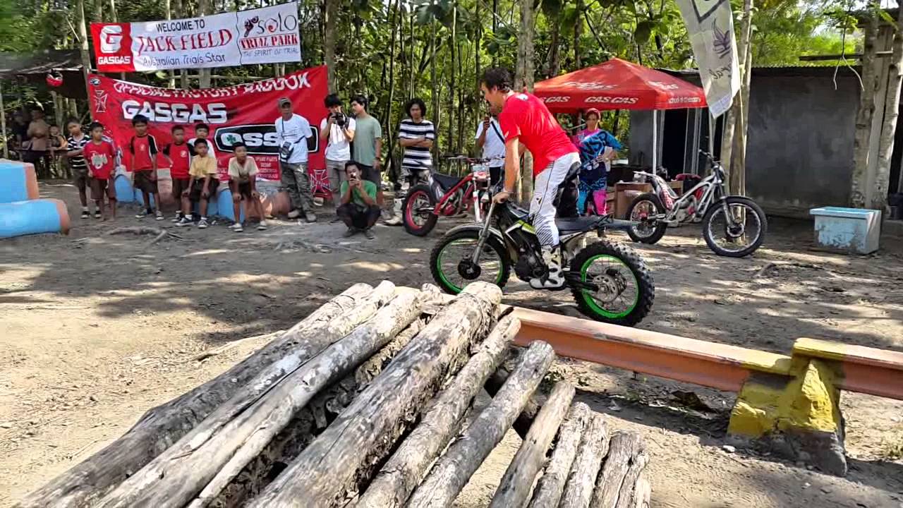 Ossa Explorer 250i enduro trial riding Solo Trial Park - YouTube