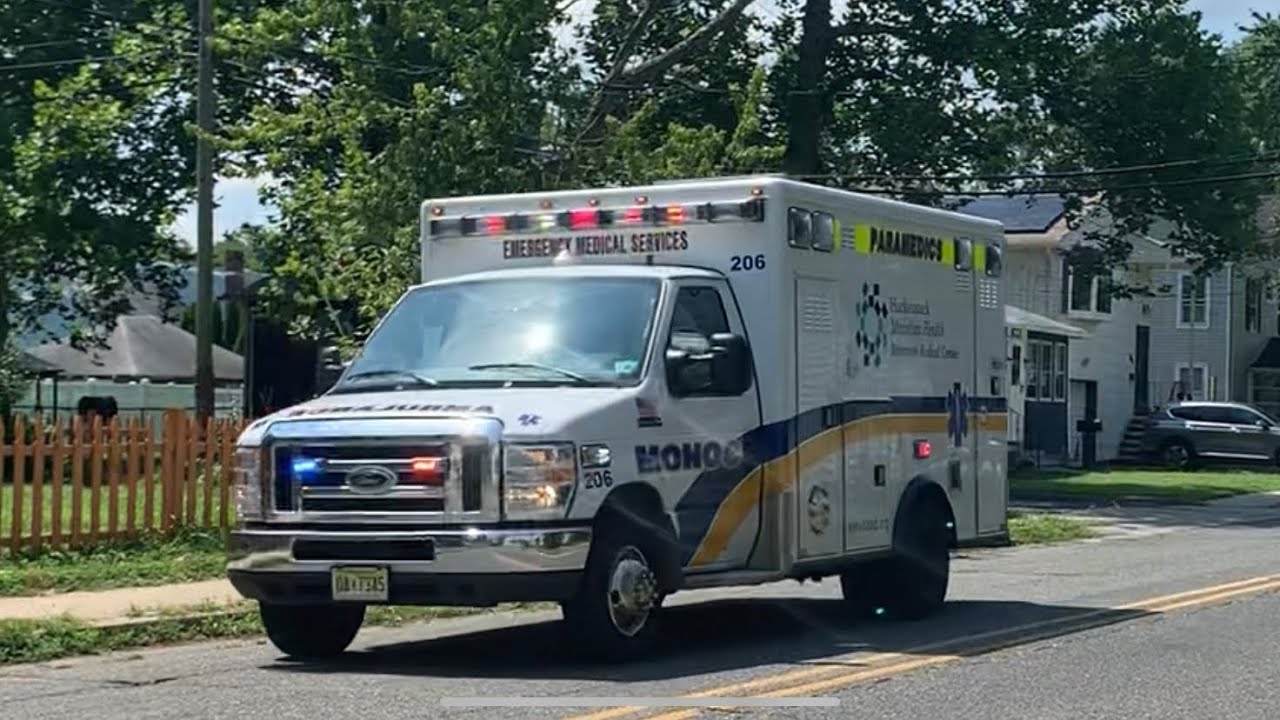 Monoc MICU Ambulance 206 Responding - YouTube