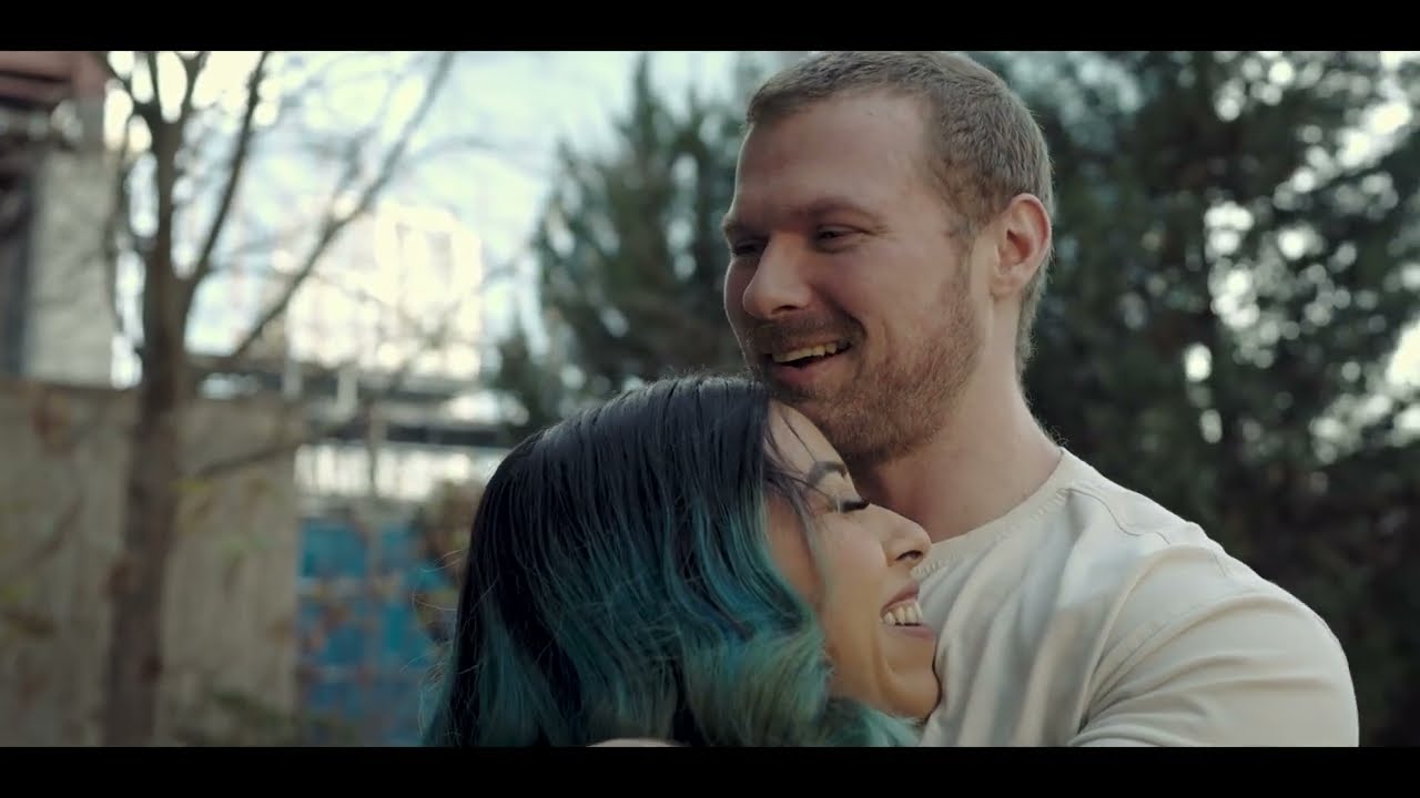 Couple surprises guest with rave party - YouTube