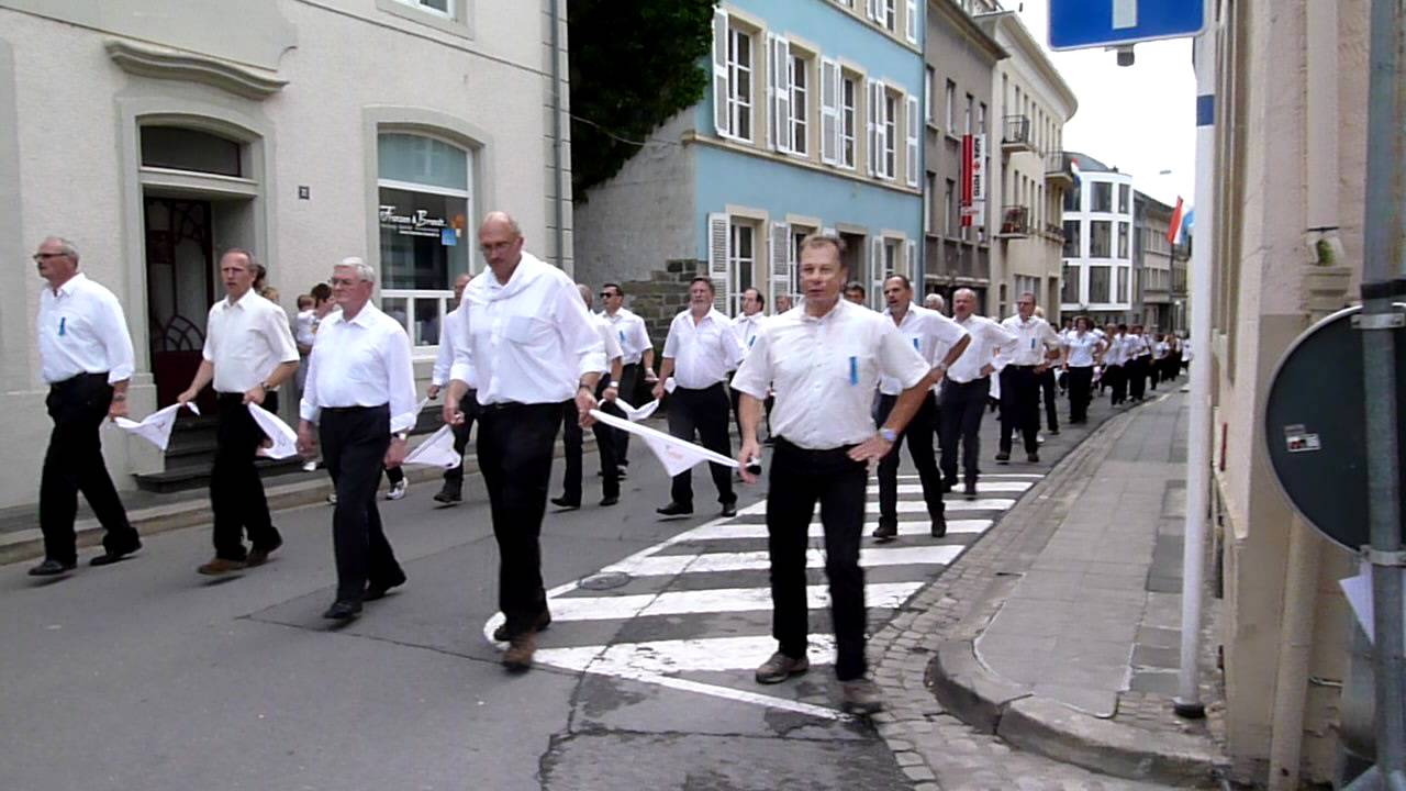 Echternacher Springprozession 14 6 2011 008 - YouTube
