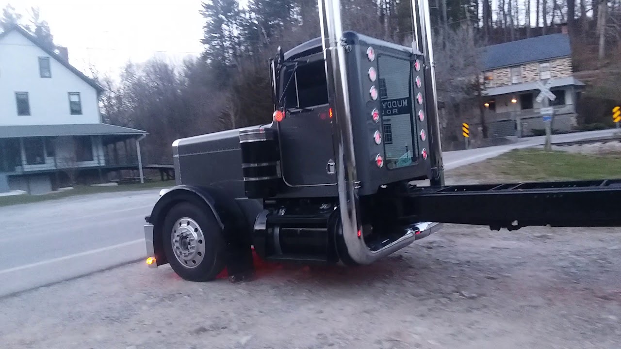 Custom Peterbilt 379 Daycab