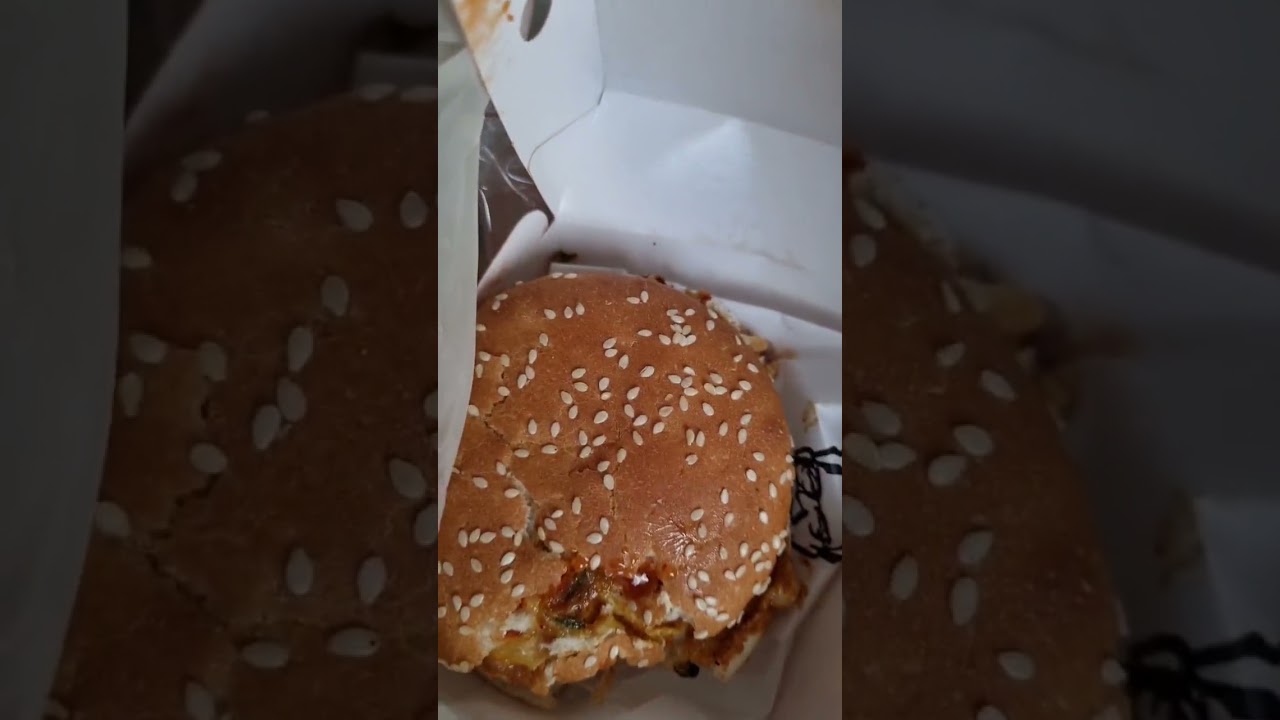 Azwan Ali Review Burger P. Ramlee KFC - YouTube