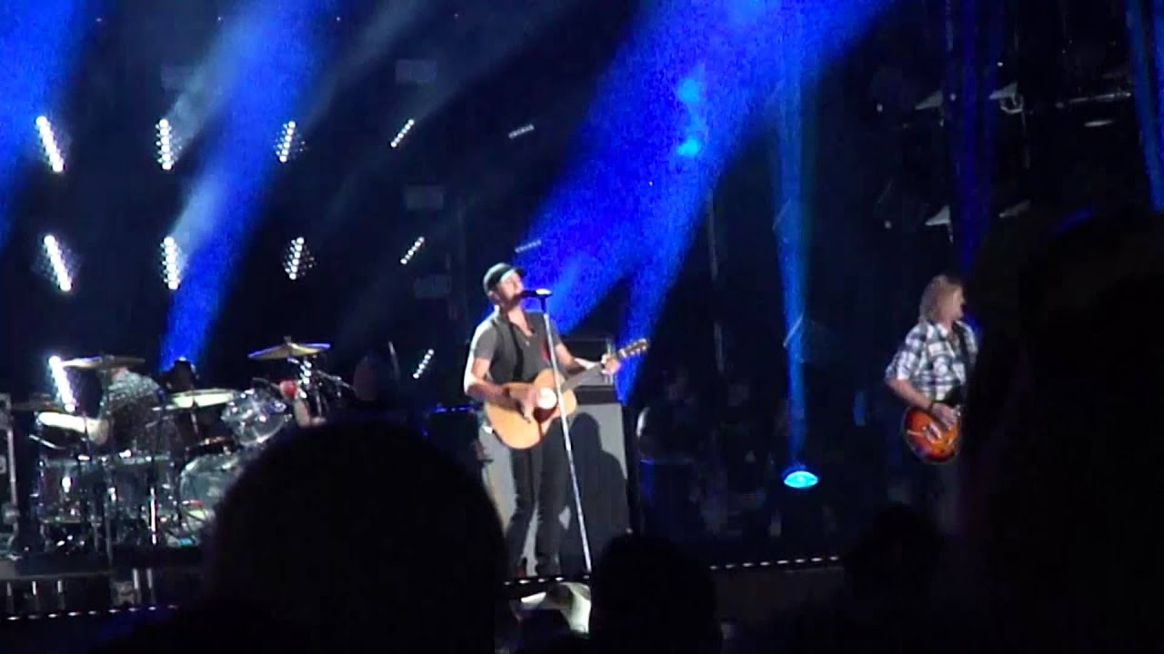 Luke Bryan, "Drink A Beer", CMA Fest 2015 - YouTube
