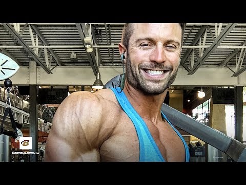 Delts and Abs Workout | Flex Friday with Trainer Mike - YouTube