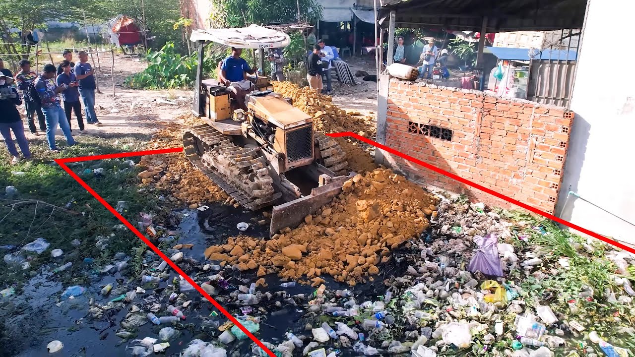 Successful project 5x17 in a day using MITSUBISHI BD2f Dozer to push soil Into the dirty fields ...