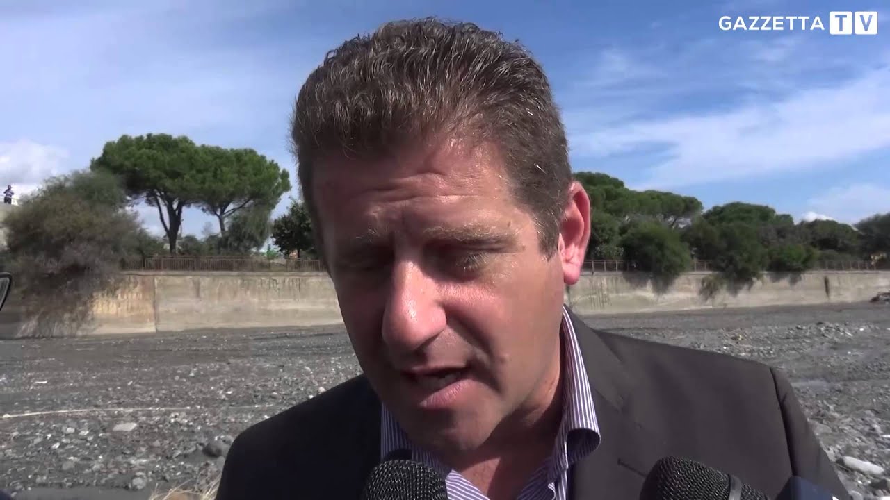Intervista a Davide Paratore (Sindaco di Antillo) - YouTube