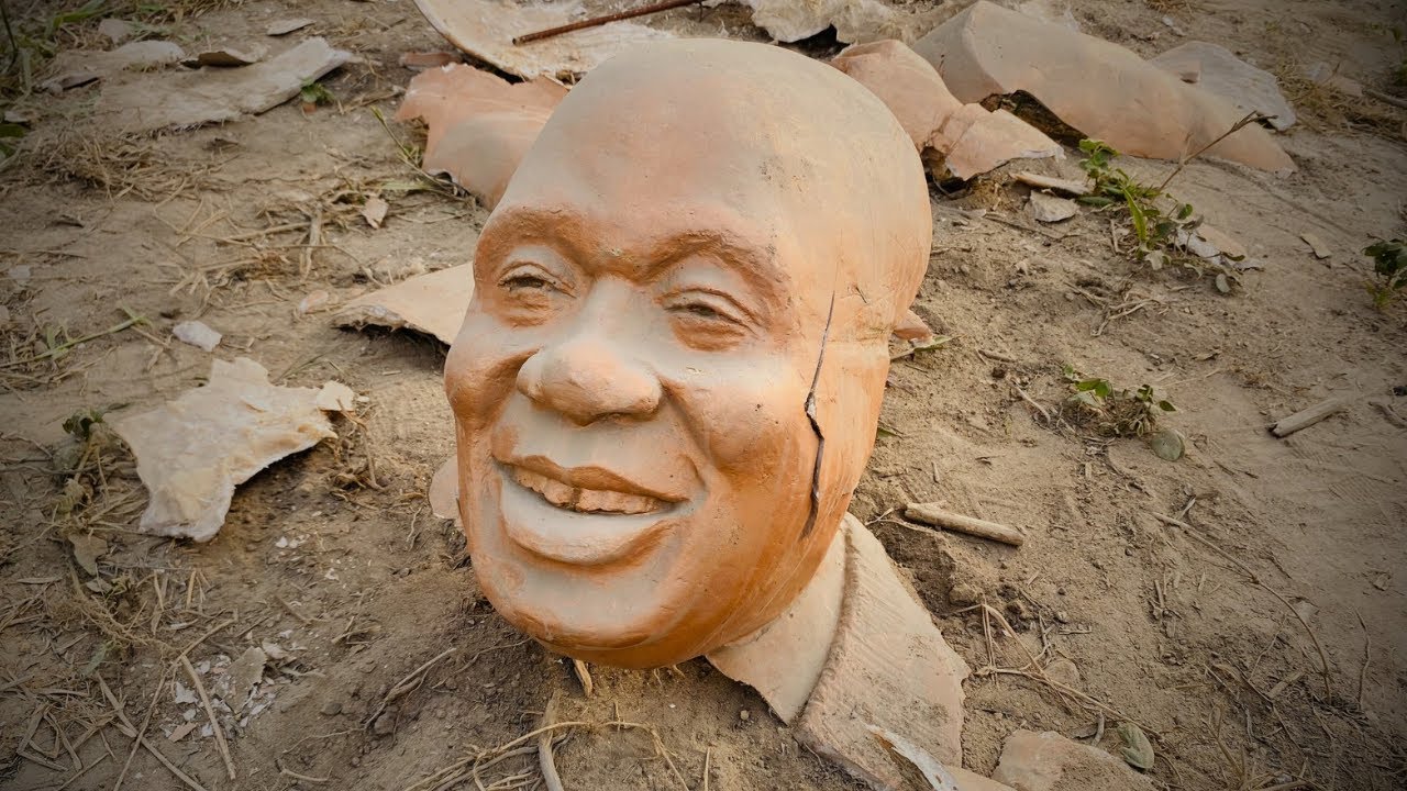 Nana Akufo Addo’s Statue In Sekondi-Takoradi Has Been Destroyed! - YouTube