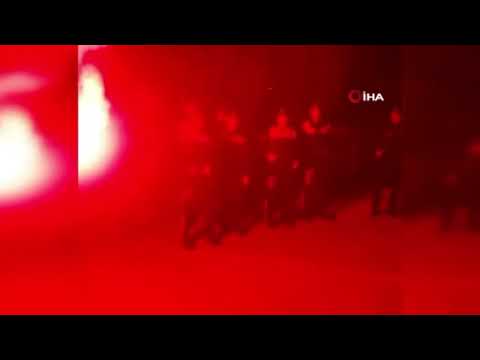 Üniversiteli Gençler’den  Polislere Sürpriz Kutlama