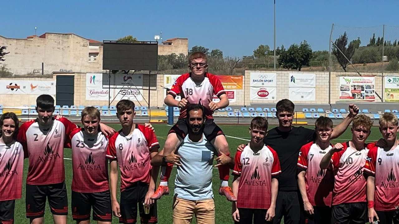Spanish Football Camps - Ross Brown Football Freestyler X Inter Granada ...