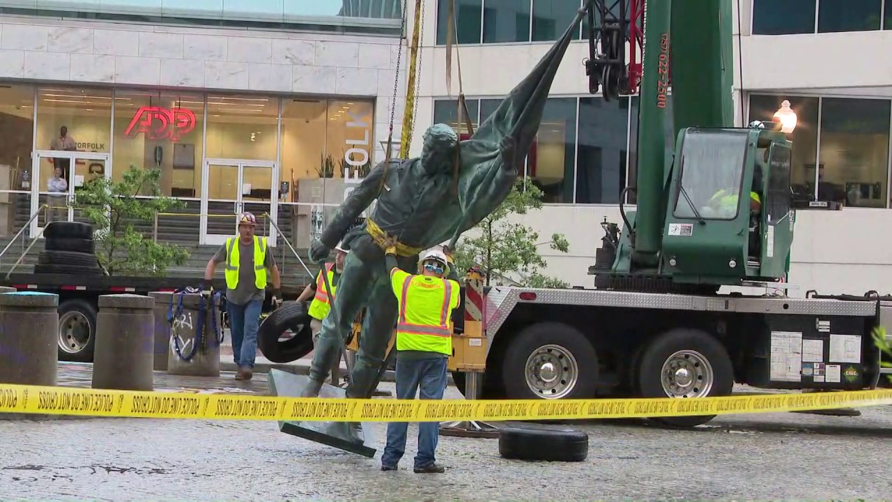 Crews Remove "Johnny Reb" Statue from the Top of the Confederate ...