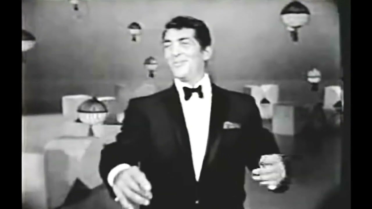 DEAN MARTIN "THAT'S AMORE" LIVE - YouTube