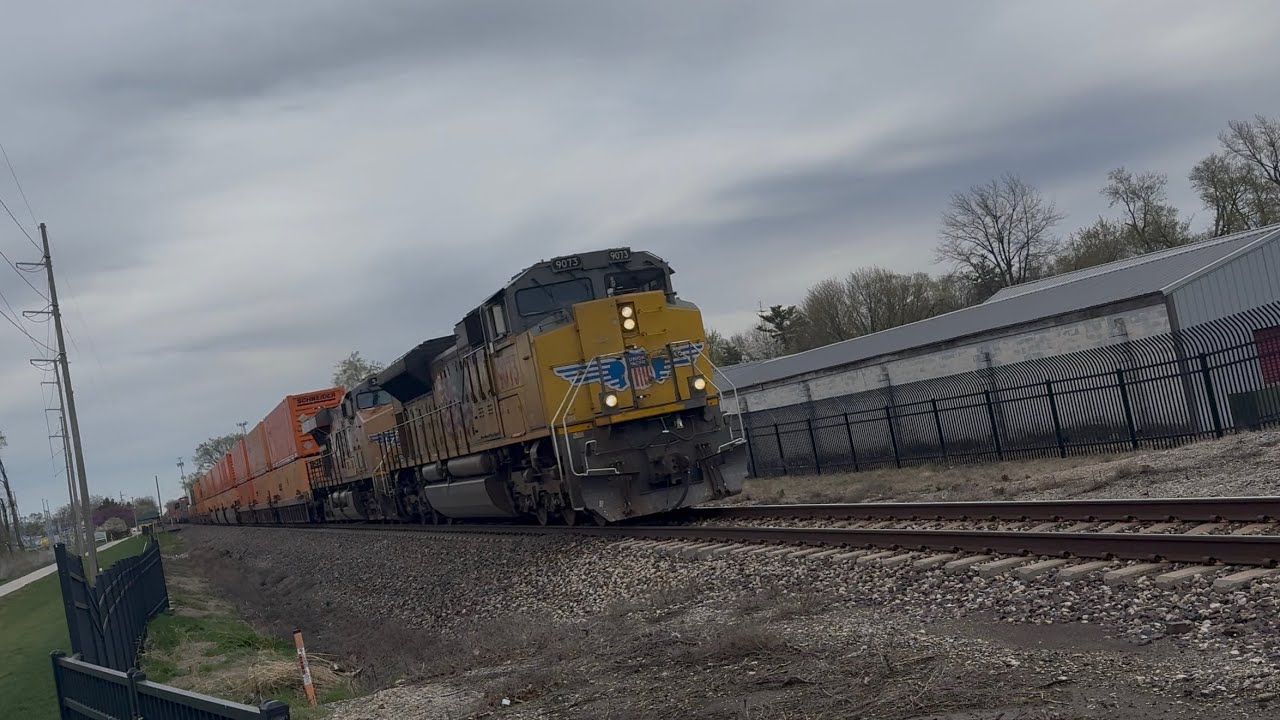 Northbound Stack Rolling Through Chatham - YouTube