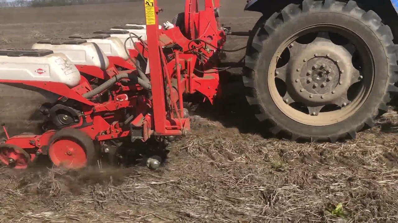 Coulter and row cleaner KUHN - YouTube