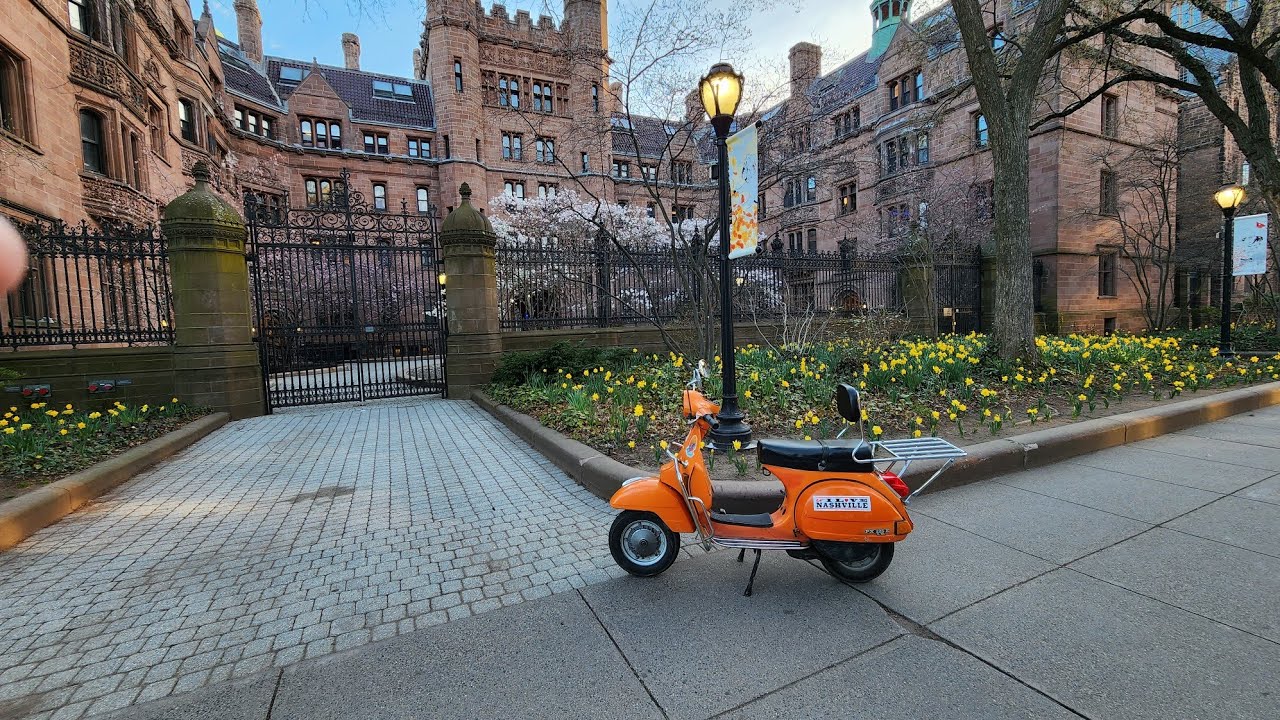 Barnfind Scooters : Vespa PX125E cruising around New Haven CT - YouTube